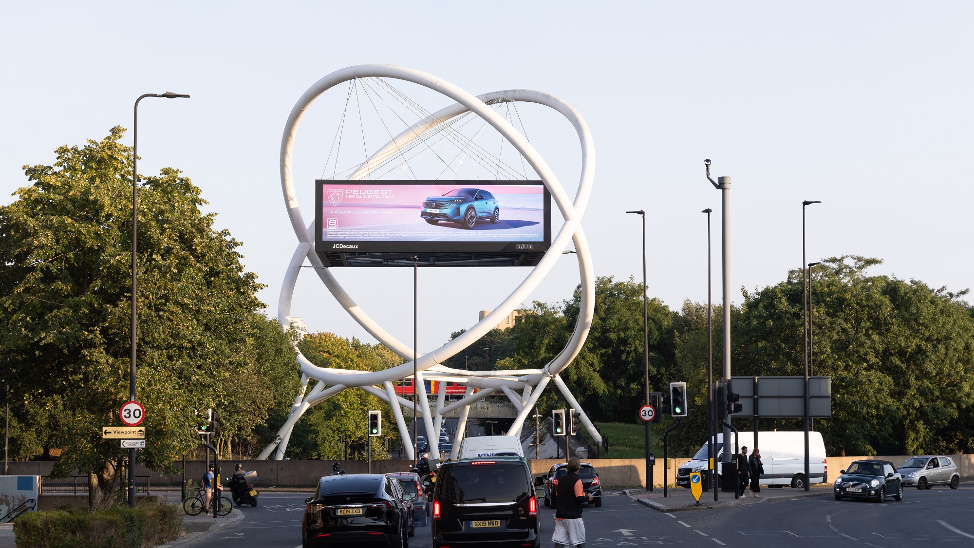 Wildstone Secures £80 Million Deal for TfL's Iconic Digital Billboards ...